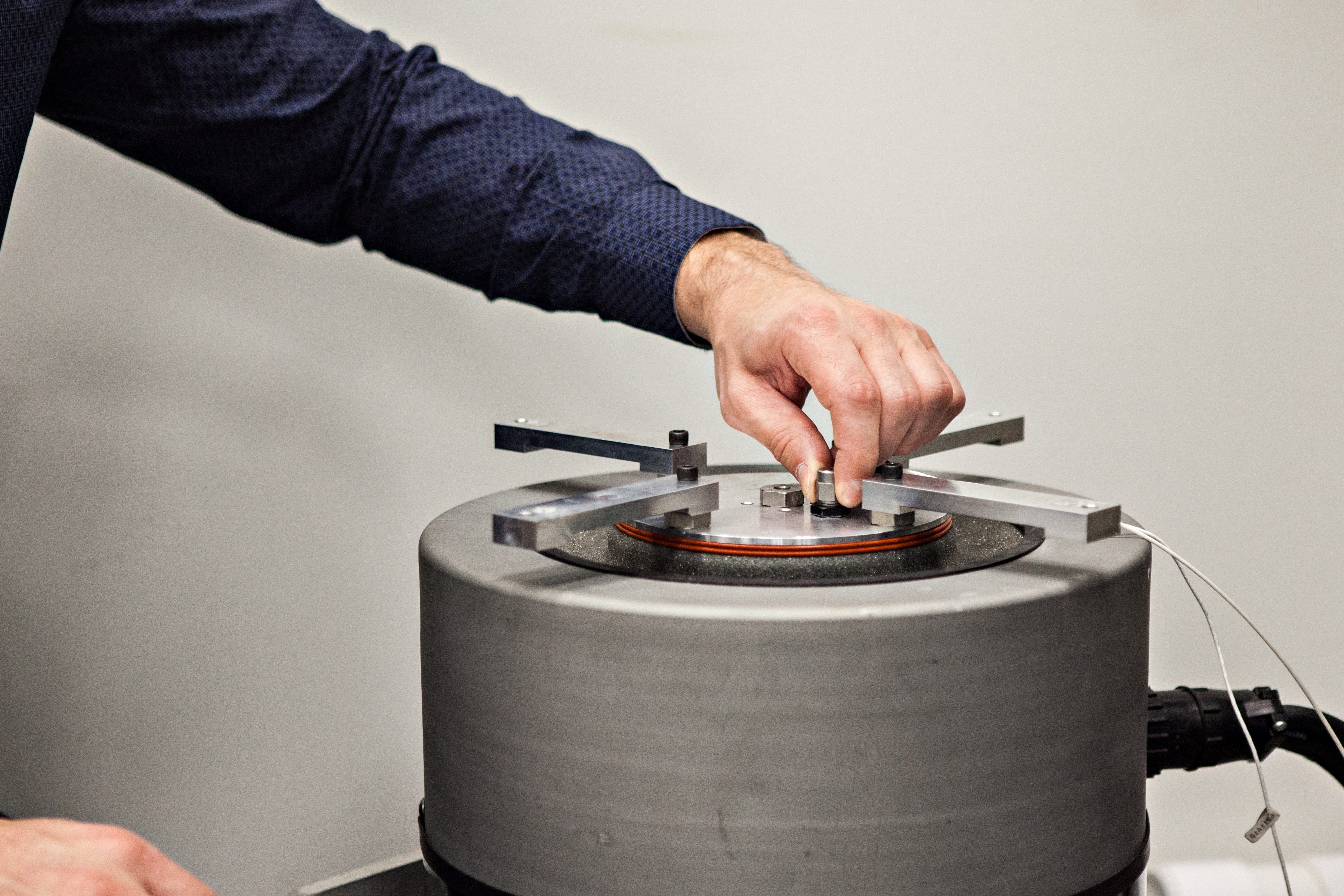 Accelerometer Calibration - Vibration Research Accelerometer Calibration - Vibration Research